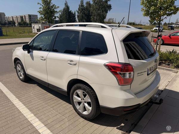 White Subaru Forester 2013 in Vilnius, with an engine capacity of 2.00 L and mileage of 280 thousand km for 7800 €, photo 3 on AUTOMOTO.COM.LV