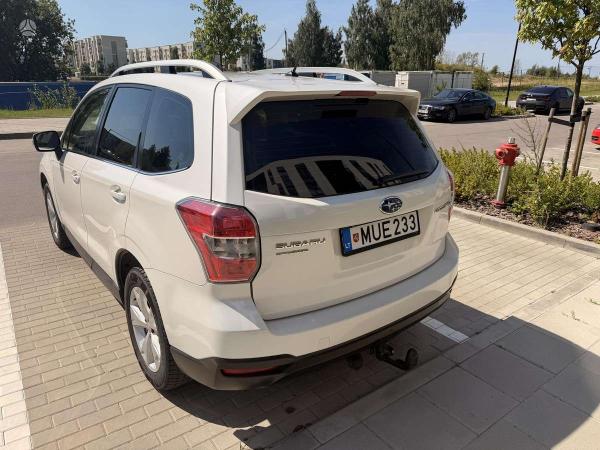 White Subaru Forester 2013 in Vilnius, with an engine capacity of 2.00 L and mileage of 280 thousand km for 7800 €, photo 5 on AUTOMOTO.COM.LV