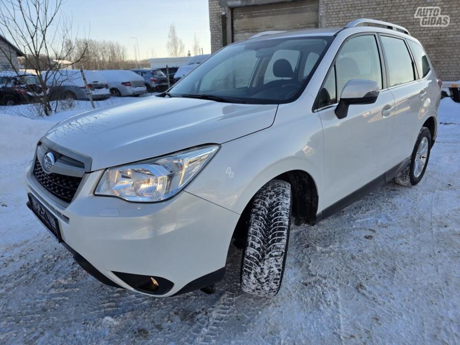 White Subaru Forester 2014 in Utena, with an engine capacity of 2.00 L and mileage of 245 thousand km for 7850 €, photo 2 on AUTOMOTO.COM.LV