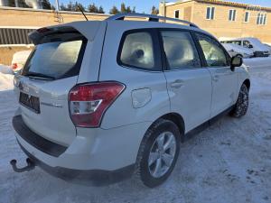White Subaru Forester 2014 in Utena, with an engine capacity of 2.00 L and mileage of 245 thousand km for 7850 €, photo 4 on AUTOMOTO.COM.LV