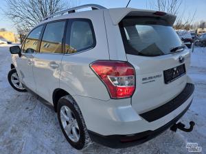 White Subaru Forester 2014 in Utena, with an engine capacity of 2.00 L and mileage of 245 thousand km for 7850 €, photo 6 on AUTOMOTO.COM.LV