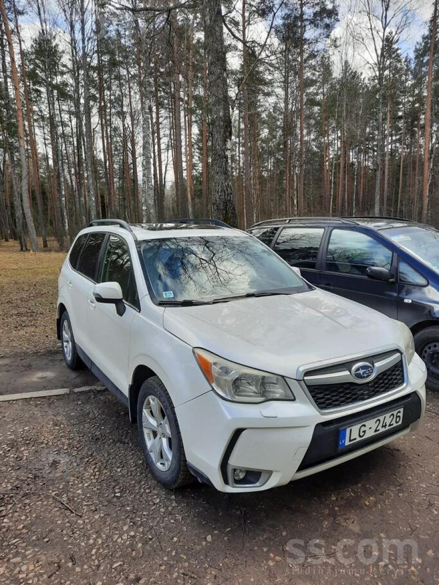 White Subaru Forester 2014 in Riga, with an engine capacity of 2.50 L and mileage of 183 thousand km for 7999 €, photo 4 on AUTOMOTO.COM.LV