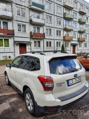 White Subaru Forester 2014 in Riga, with an engine capacity of 2.50 L and mileage of 183 thousand km for 7999 €, photo 5 on AUTOMOTO.COM.LV