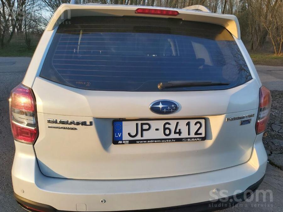 White Subaru Forester 2014 in Riga, with an engine capacity of 2.00 L and mileage of 322 thousand km for 6000 €, photo 8 on AUTOMOTO.COM.LV
