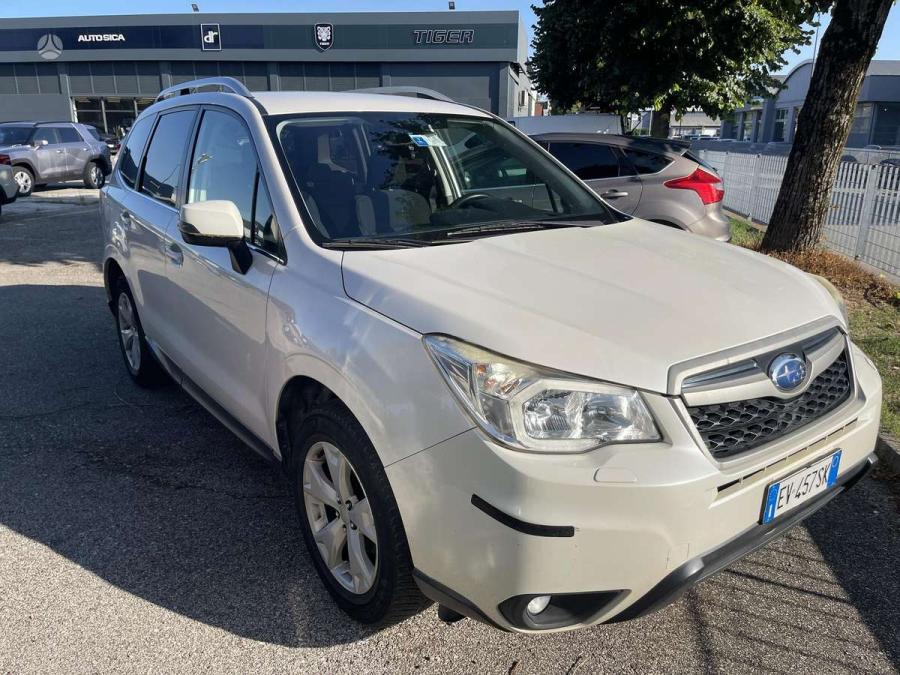 Balts Subaru Forester 2014 Panevēža, ar dzinēja tilpumu 2.00 L un nobraukumu 129 tūkst. km par 8200 €, foto 3 vietnē AUTOMOTO.COM.LV