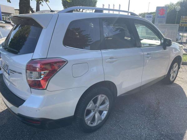 Balts Subaru Forester 2014 Panevēža, ar dzinēja tilpumu 2.00 L un nobraukumu 129 tūkst. km par 8200 €, foto 3 vietnē AUTOMOTO.COM.LV