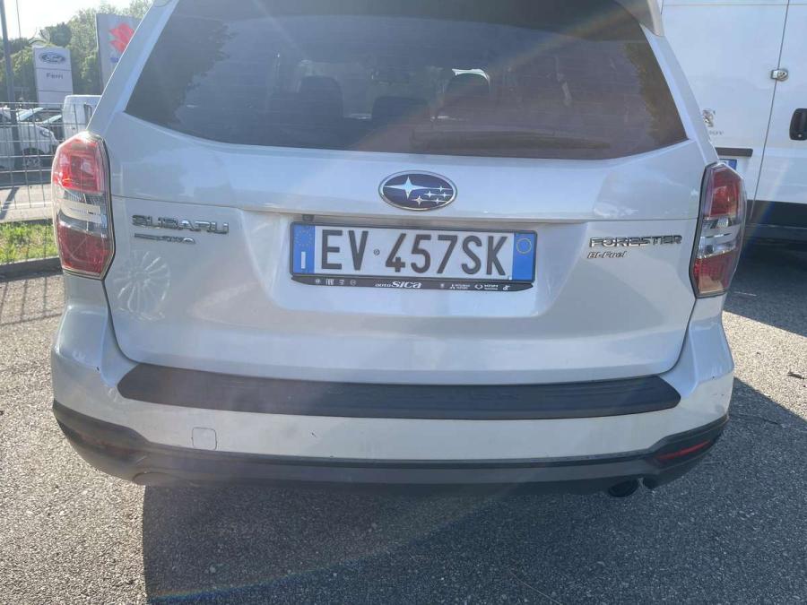 Balts Subaru Forester 2014 Panevēža, ar dzinēja tilpumu 2.00 L un nobraukumu 129 tūkst. km par 8200 €, foto 5 vietnē AUTOMOTO.COM.LV