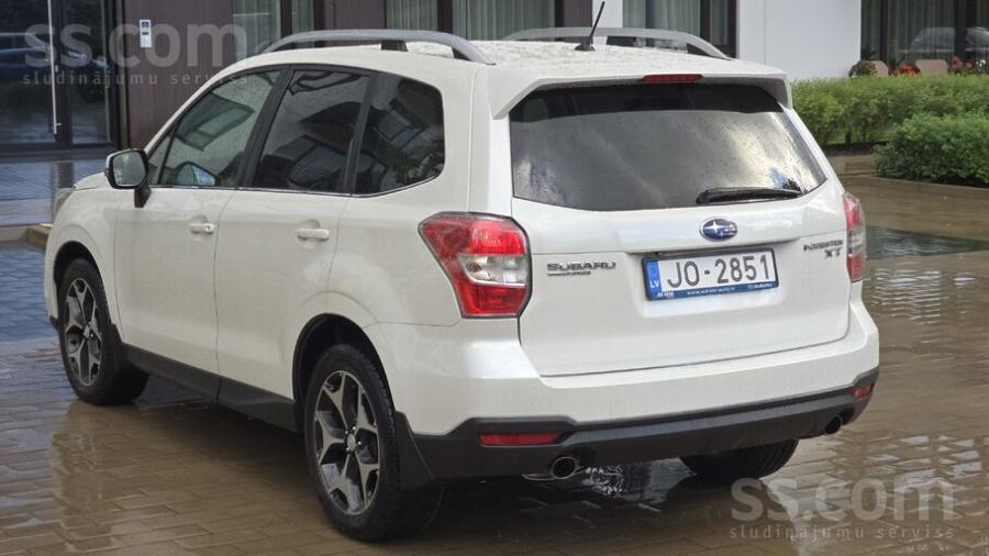 White Subaru Forester 2014 in Riga, with an engine capacity of 2.00 L and mileage of 149 thousand km for 10700 €, photo 5 on AUTOMOTO.COM.LV