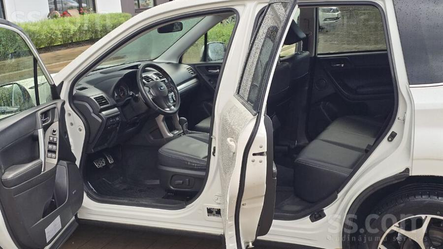 White Subaru Forester 2014 in Riga, with an engine capacity of 2.00 L and mileage of 149 thousand km for 10700 €, photo 7 on AUTOMOTO.COM.LV