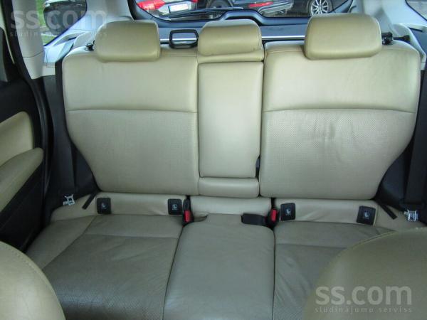 Subaru Forester 2014 Cēsis vietnē Balts Subaru Forester 2014 Cēsis, ar dzinēja tilpumu 2.00 L un nobraukumu 166 tūkst. km par 12500 €, foto 5 vietnē AUTOMOTO.COM.LV