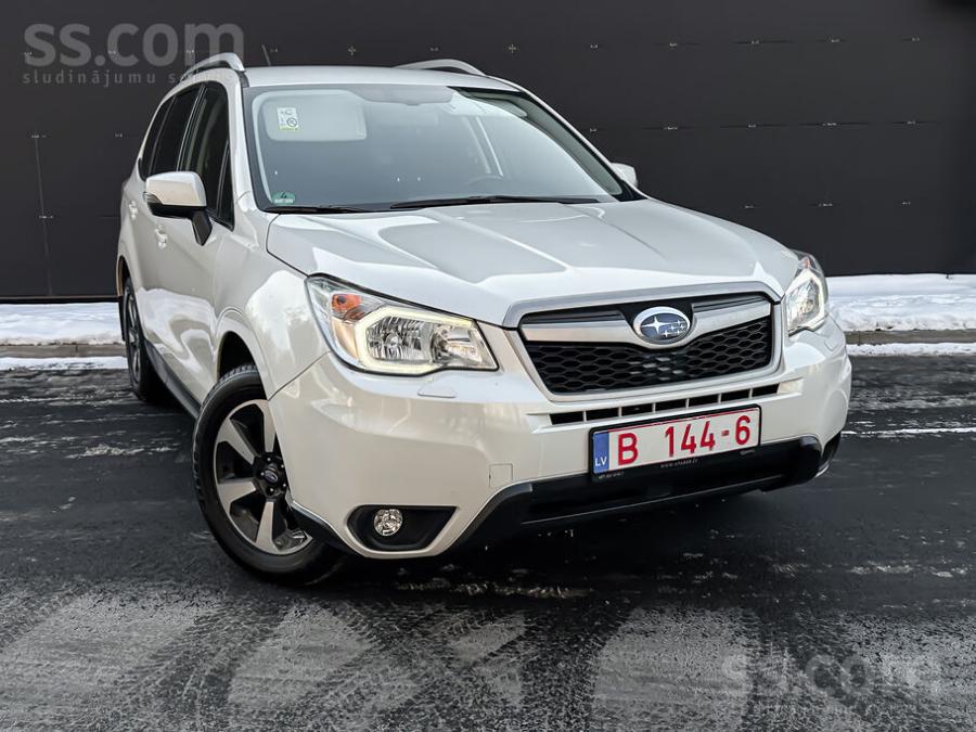 White Subaru Forester 2015 in Jelgava, with an engine capacity of 2.00 L and mileage of 0 thousand km for 8995 €, photo 3 on AUTOMOTO.COM.LV