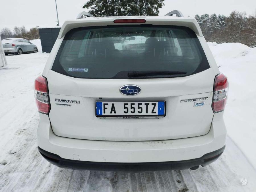 Balts Subaru Forester 2015 Utena, ar dzinēja tilpumu 2.00 L un nobraukumu 184 tūkst. km par 7200 €, foto 4 vietnē AUTOMOTO.COM.LV