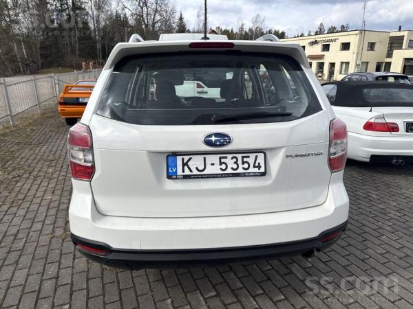 Balts Subaru Forester 2015 Talsi, ar dzinēja tilpumu 2.00 L un nobraukumu 254 tūkst. km par 5800 €, foto 4 vietnē AUTOMOTO.COM.LV