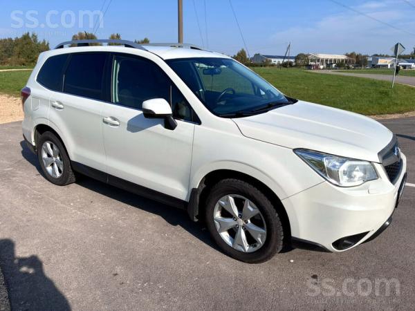 Subaru Forester 2015 Rīga vietnē Balts Subaru Forester 2015 Rīga, ar dzinēja tilpumu 2.00 L un nobraukumu 292 tūkst. km par 6500 €, foto 3 vietnē AUTOMOTO.COM.LV