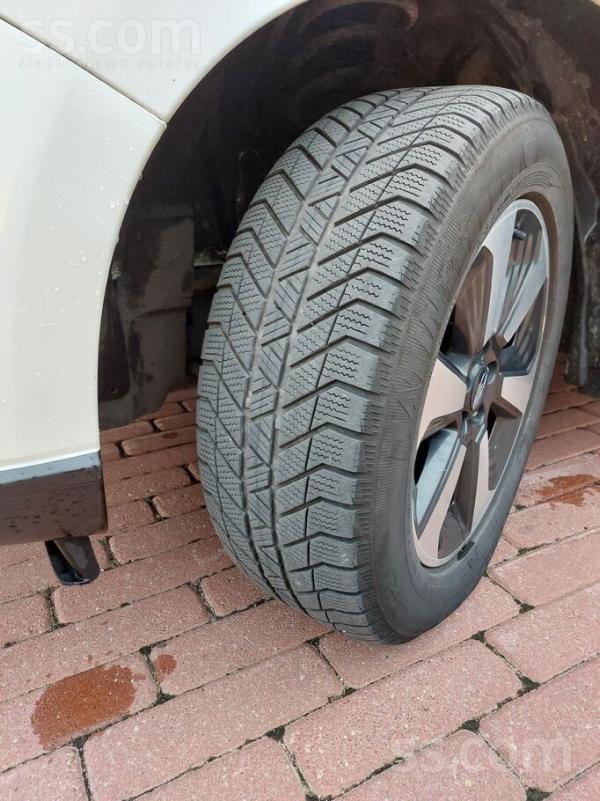 Subaru Forester 2015 Valmiera vietnē Balts Subaru Forester 2015 Valmiera, ar dzinēja tilpumu 2.00 L un nobraukumu 233 tūkst. km par 9555 €, foto 7 vietnē AUTOMOTO.COM.LV
