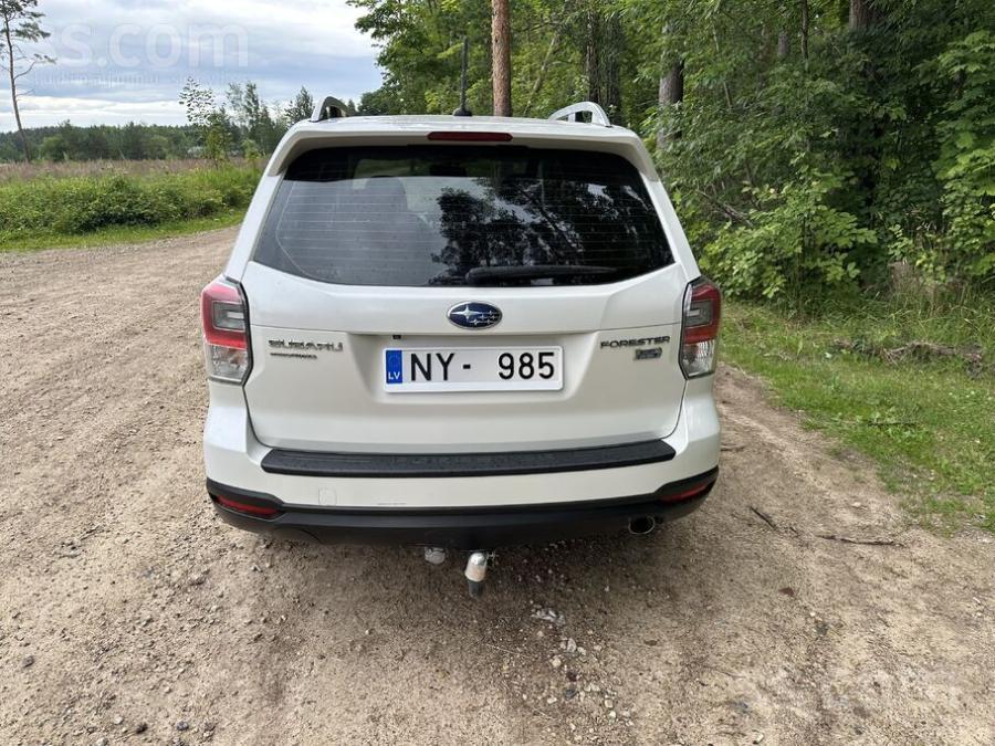 Balts Subaru Forester 2016 Rīga, ar dzinēja tilpumu 2.00 L un nobraukumu 135 tūkst. km par 10200 €, foto 3 vietnē AUTOMOTO.COM.LV
