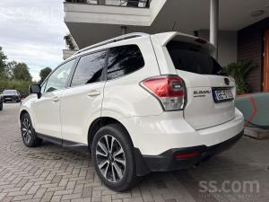 White Subaru Forester 2016 in Riga, with an engine capacity of 2.00 L and mileage of 149 thousand km for 15000 €, photo 4 on AUTOMOTO.COM.LV