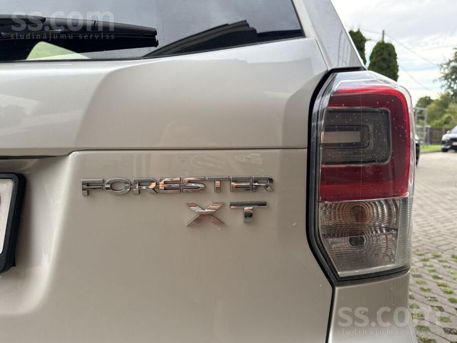 White Subaru Forester 2016 in Riga, with an engine capacity of 2.00 L and mileage of 149 thousand km for 15000 €, photo 6 on AUTOMOTO.COM.LV