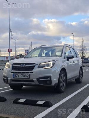 White Subaru Forester 2017 in Riga, with an engine capacity of 2.00 L and mileage of 299 thousand km for 11000 €, photo 2 on AUTOMOTO.COM.LV