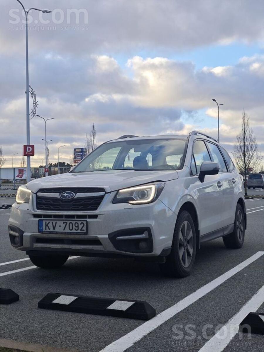 White Subaru Forester 2017 in Riga, with an engine capacity of 2.00 L and mileage of 299 thousand km for 11000 €, photo 2 on AUTOMOTO.COM.LV