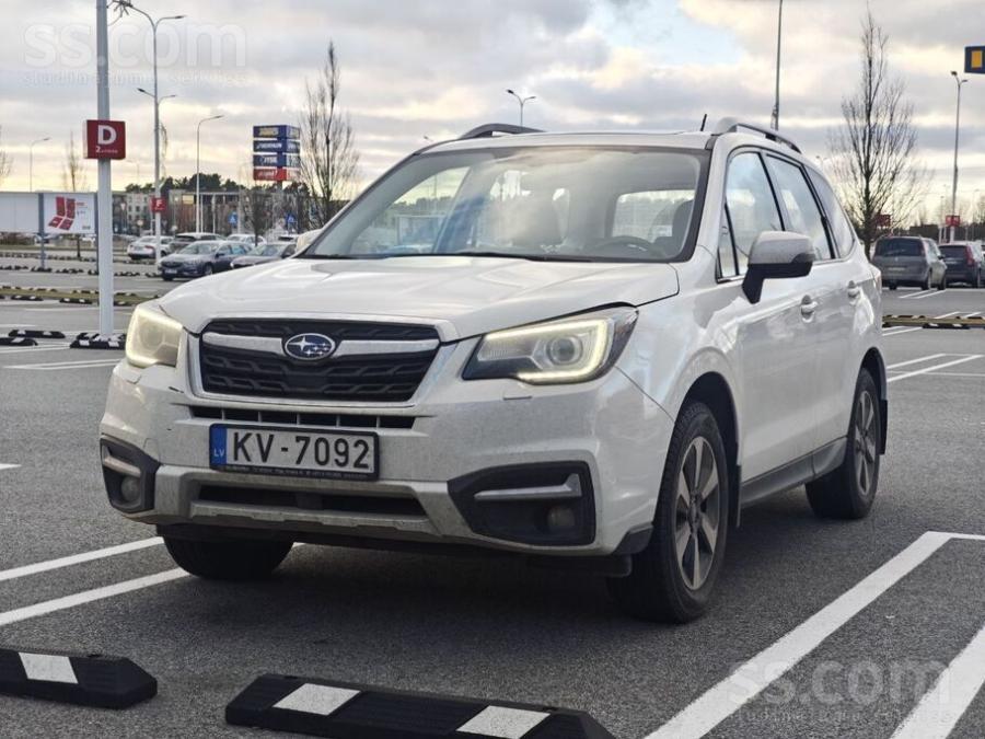 White Subaru Forester 2017 in Riga, with an engine capacity of 2.00 L and mileage of 299 thousand km for 11000 €, photo 6 on AUTOMOTO.COM.LV