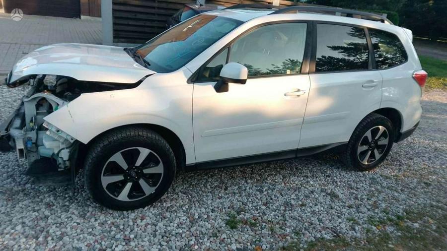 Balts Subaru Forester 2018 Klaipėda, ar dzinēja tilpumu 2.50 L un nobraukumu 250 tūkst. km par 8499 €, foto 1 vietnē AUTOMOTO.COM.LV