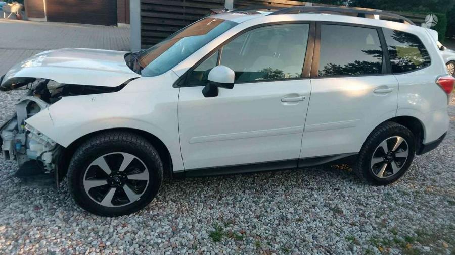 Balts Subaru Forester 2018 Klaipėda, ar dzinēja tilpumu 2.50 L un nobraukumu 250 tūkst. km par 8499 €, foto 4 vietnē AUTOMOTO.COM.LV