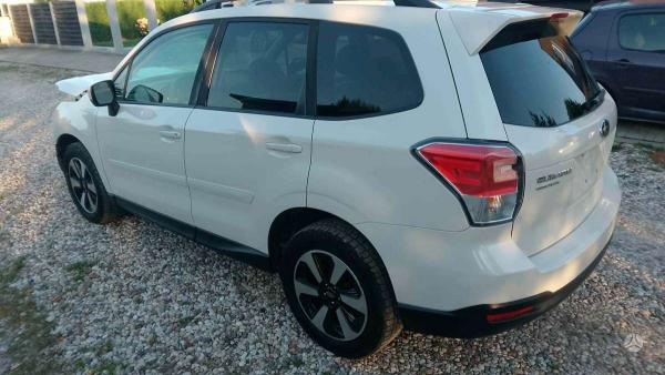 Balts Subaru Forester 2018 Klaipėda, ar dzinēja tilpumu 2.50 L un nobraukumu 250 tūkst. km par 8499 €, foto 6 vietnē AUTOMOTO.COM.LV