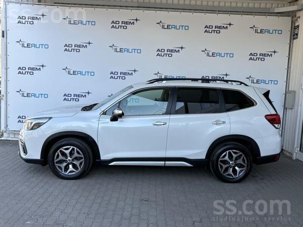 White Subaru Forester 2019 in Riga, with an engine capacity of 2.00 L and mileage of 77 thousand km for 21900 €, photo 2 on AUTOMOTO.COM.LV