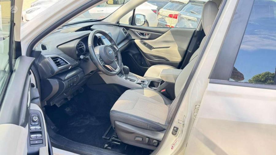 White Subaru Forester 2019 in Ukmerge, with an engine capacity of 2.50 L and mileage of 94 thousand km for 11499 €, photo 10 on AUTOMOTO.COM.LV