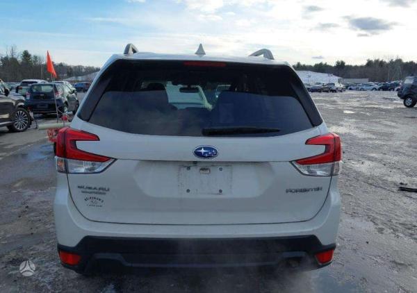 White Subaru Forester 2019 in Vilnius, with an engine capacity of 2.50 L and mileage of 113 thousand km for 9999 €, photo 9 on AUTOMOTO.COM.LV