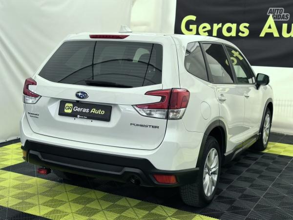 White Subaru Forester 2020 in Avizieniai, with an engine capacity of 2.50 L and mileage of 76 thousand km for 17990 €, photo 4 on AUTOMOTO.COM.LV
