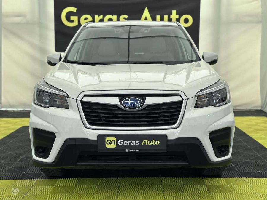 White Subaru Forester 2020 in Vilnius, with an engine capacity of 2.50 L and mileage of 76 thousand km for 14999 €, photo 3 on AUTOMOTO.COM.LV