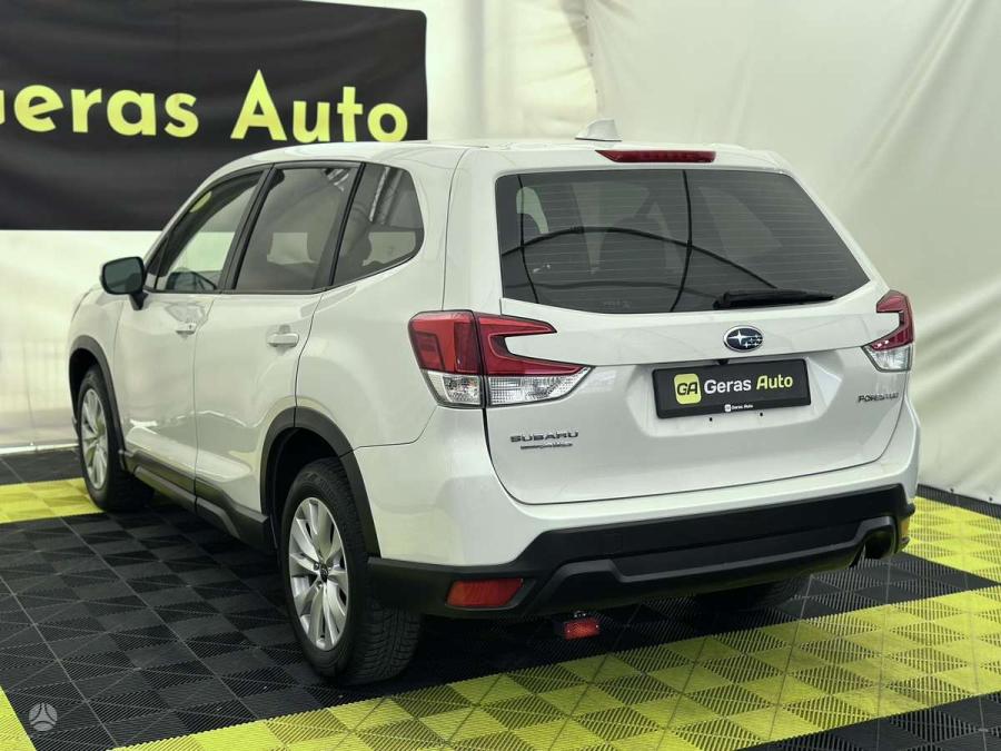 White Subaru Forester 2020 in Vilnius, with an engine capacity of 2.50 L and mileage of 76 thousand km for 14999 €, photo 7 on AUTOMOTO.COM.LV