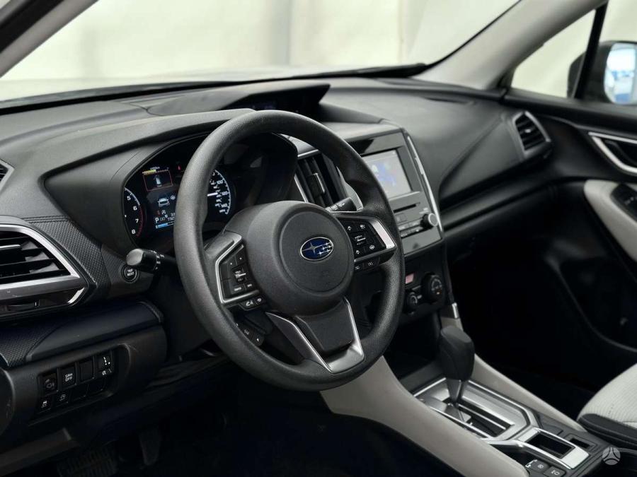 White Subaru Forester 2020 in Vilnius, with an engine capacity of 2.50 L and mileage of 76 thousand km for 14499 €, photo 9 on AUTOMOTO.COM.LV