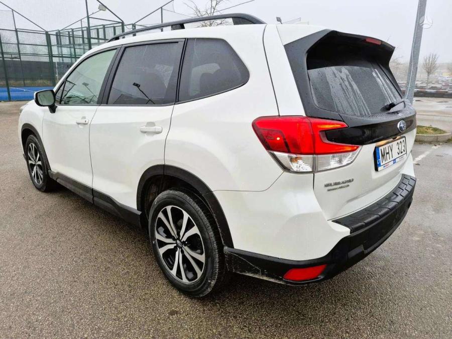 Balts Subaru Forester 2021 Šauļi, ar dzinēja tilpumu 2.50 L un nobraukumu 31 tūkst. km par 19700 €, foto 3 vietnē AUTOMOTO.COM.LV