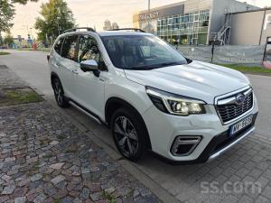 Белый Субару Форестер 2021 в Рига, объемом двигателя 2.00 л и пробегом 152 тыс. км за 20900 €, фото  на AUTOMOTO.COM.LV
