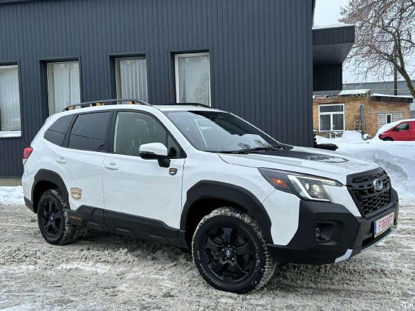 White Subaru Forester 2022 in Vilnius, with an engine capacity of 2.50 L and mileage of 26 thousand km for 23000 €, photo 5 on AUTOMOTO.COM.LV