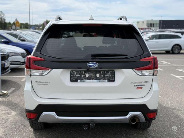 White Subaru Forester 2022 in Vilnius, with an engine capacity of 2.00 L and mileage of 178 thousand km for 18999 €, photo 9 on AUTOMOTO.COM.LV
