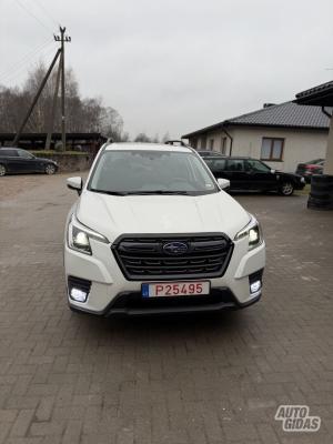 White Subaru Forester 2023 in Radviliskis, with an engine capacity of 2.50 L and mileage of 16 thousand km for 20400 €, photo 2 on AUTOMOTO.COM.LV