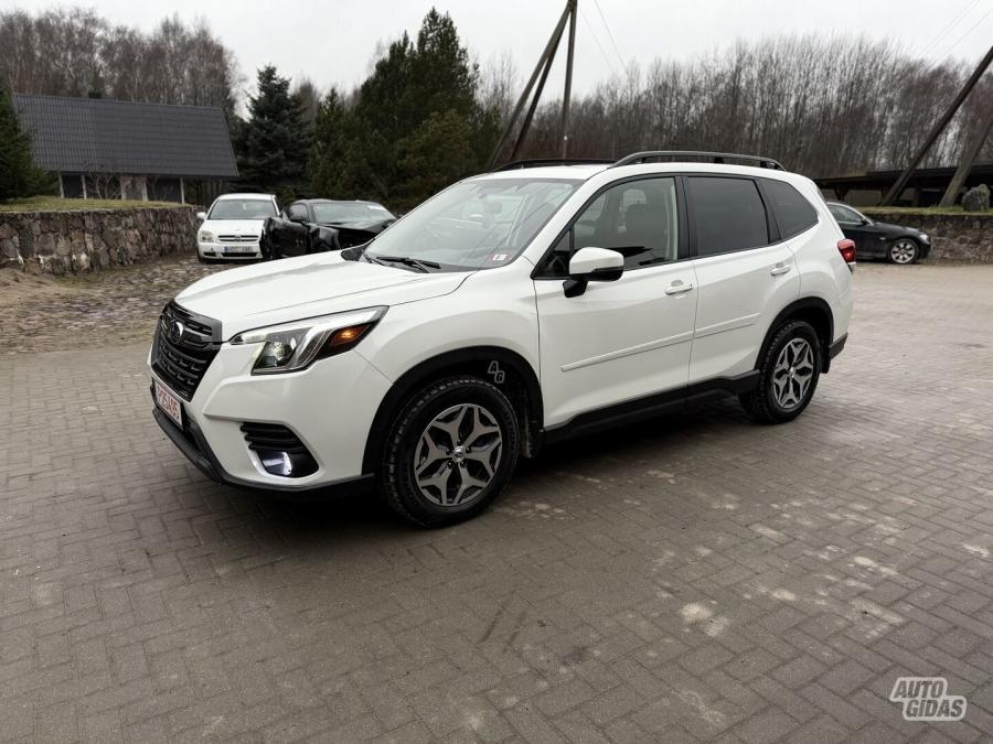 White Subaru Forester 2023 in Radviliskis, with an engine capacity of 2.50 L and mileage of 16 thousand km for 20400 €, photo 3 on AUTOMOTO.COM.LV