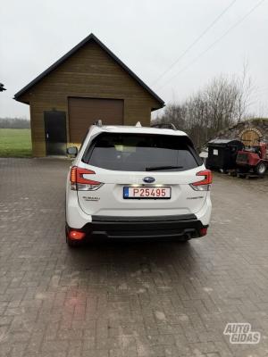 White Subaru Forester 2023 in Radviliskis, with an engine capacity of 2.50 L and mileage of 16 thousand km for 20400 €, photo 6 on AUTOMOTO.COM.LV