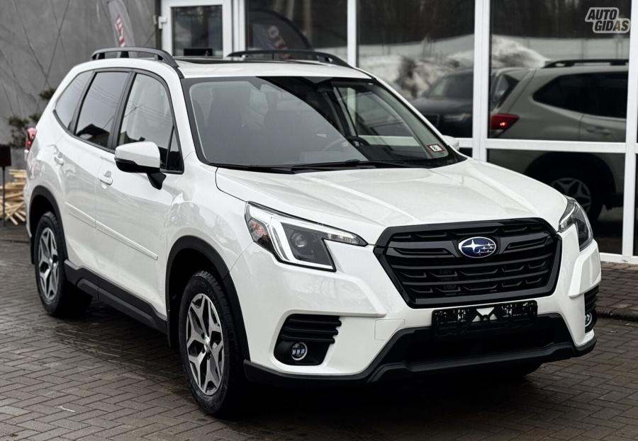 White Subaru Forester 2023 in Radviliskis, with an engine capacity of 2.50 L and mileage of 16 thousand km for 20250 €, photo 6 on AUTOMOTO.COM.LV