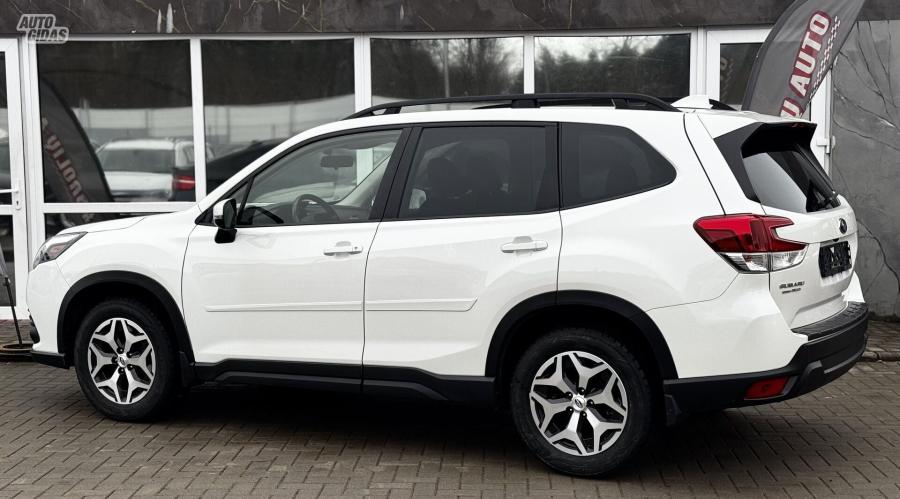 White Subaru Forester 2023 in Radviliskis, with an engine capacity of 2.50 L and mileage of 16 thousand km for 20250 €, photo 7 on AUTOMOTO.COM.LV