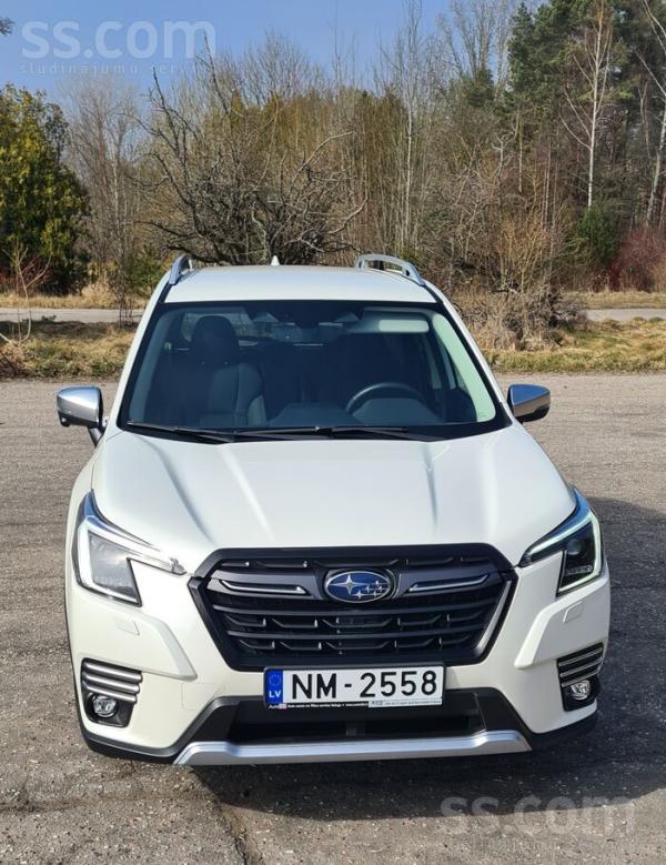 Balts Subaru Forester 2023 Tukums, ar dzinēja tilpumu 2.00 L un nobraukumu 34 tūkst. km par 30900 €, foto 1 vietnē AUTOMOTO.COM.LV