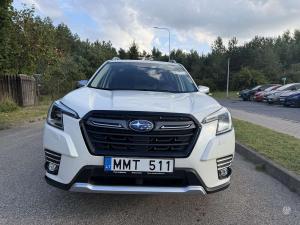 White Subaru Forester 2023 in Vilnius, with an engine capacity of 2.00 L and mileage of 40 thousand km for 29400 €, photo  on AUTOMOTO.COM.LV