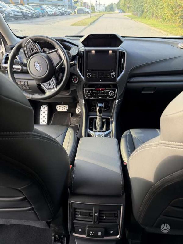 White Subaru Forester 2023 in Vilnius, with an engine capacity of 2.00 L and mileage of 40 thousand km for 29400 €, photo 11 on AUTOMOTO.COM.LV