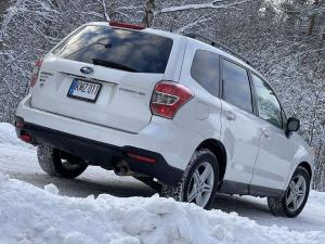 White Subaru Forester 2014 in Radviliskis, with an engine capacity of 2.50 L and mileage of 278 thousand km for 7800 €, photo 12 on AUTOMOTO.COM.LV