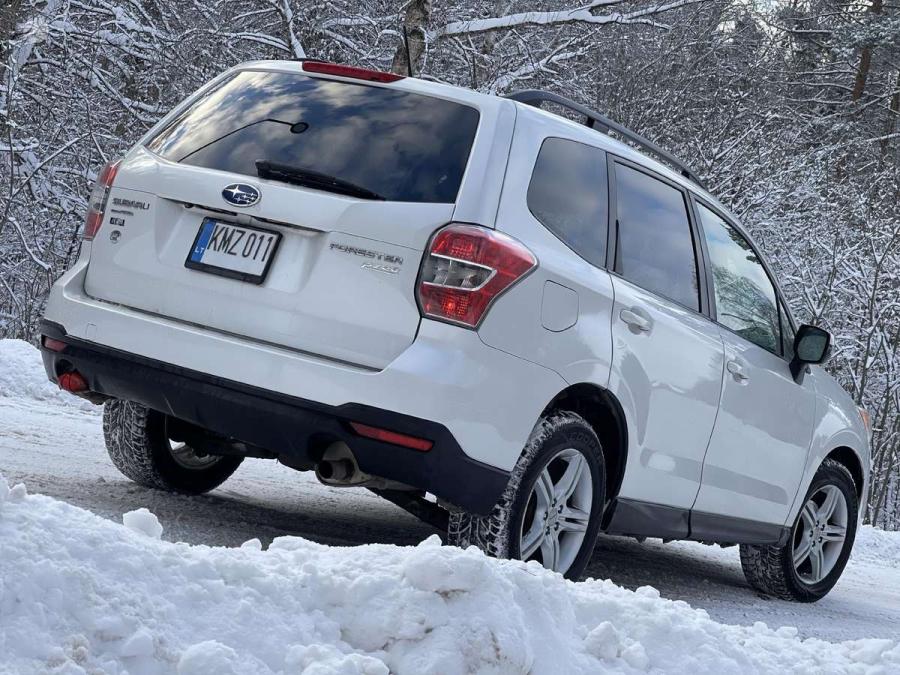 White Subaru Forester 2014 in Radviliskis, with an engine capacity of 2.50 L and mileage of 278 thousand km for 7800 €, photo 12 on AUTOMOTO.COM.LV