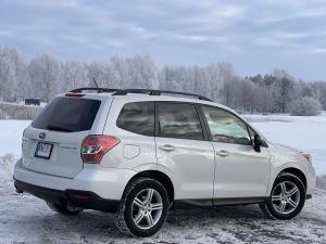 White Subaru Forester 2014 in Radviliskis, with an engine capacity of 2.50 L and mileage of 278 thousand km for 7800 €, photo 15 on AUTOMOTO.COM.LV